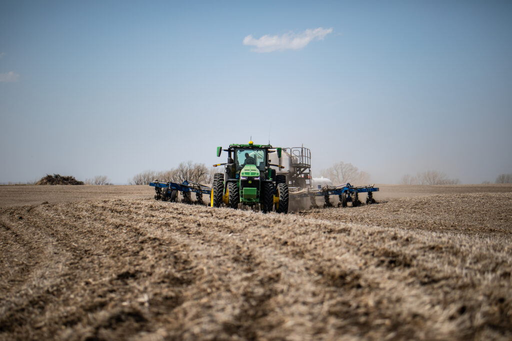 40 Foot Toolbar Applicator (AgSynergy) - Tarhun 3D